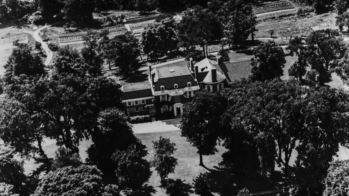Historic Estate Homes - Wave Hill