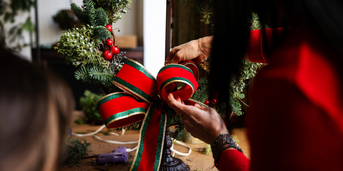 Sip & Craft: Wreathmaking - Wave Hill
